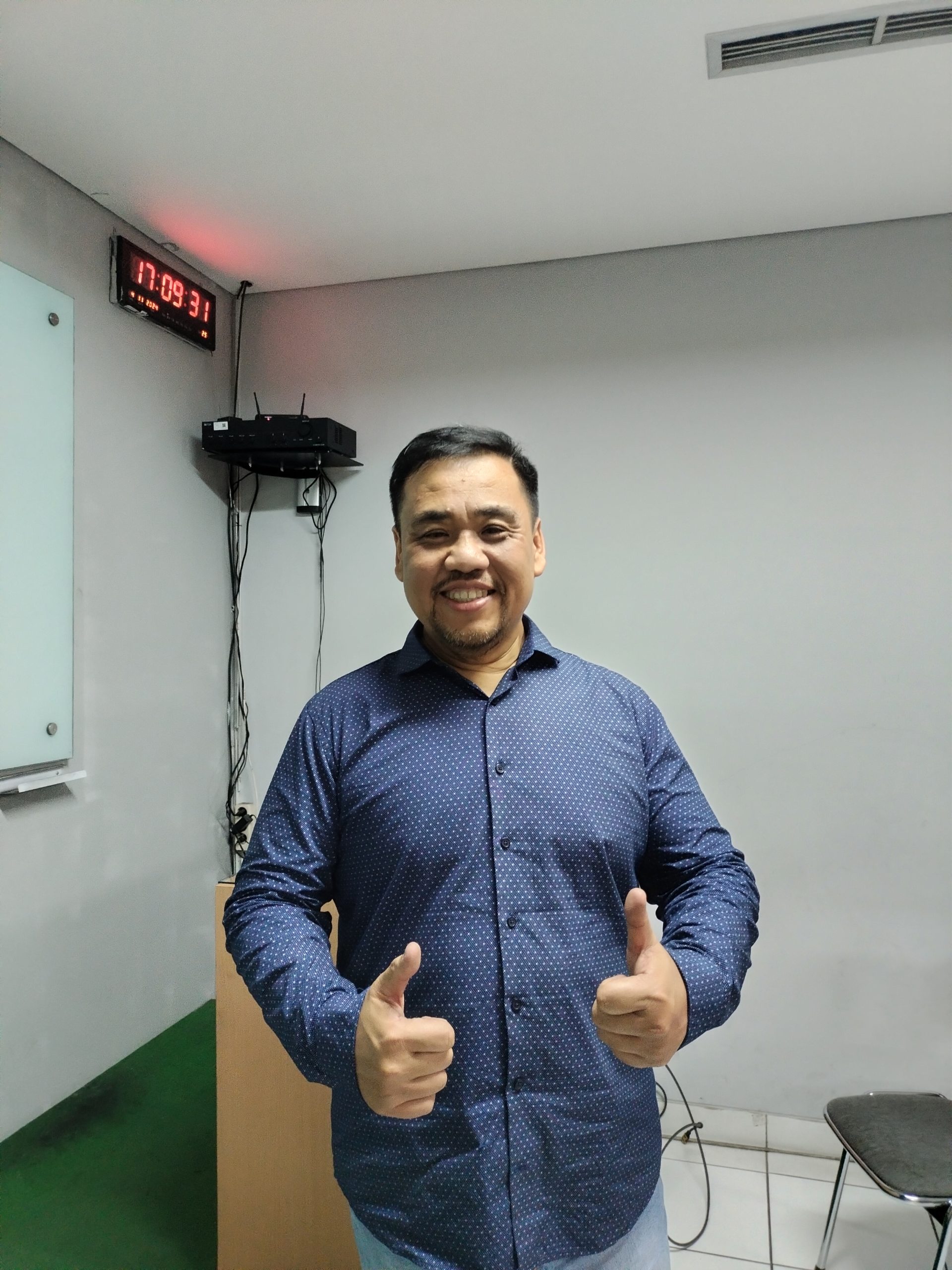 Langkah Awal Menjadi Pengusaha Sukses: Kuliah Tamu Analisis Kelayakan Bisnis di Teknik Kimia ...